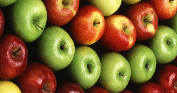 Festivalul Naţional al Mărului: Tarabe cu mere, bucate şi voie bună