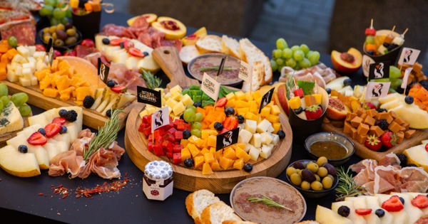 Istorii cu Cașcaval: Petrecere cu brânzeturi la gala Rubiconului