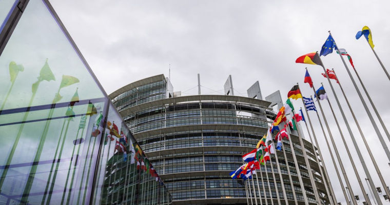 СМИ: Европарламент готовит иск против Совета ЕС из-за 150 млрд евро на ...