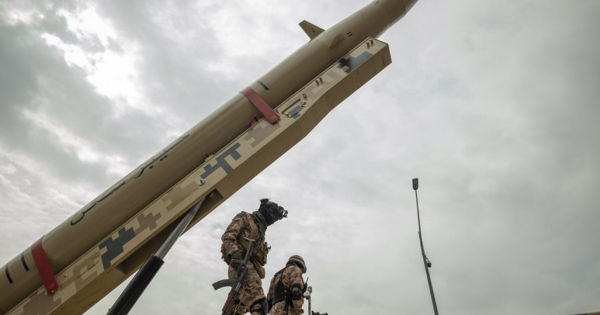 Iranul s-ar pregăti să trimită Rusiei cel puțin 1.000 de arme