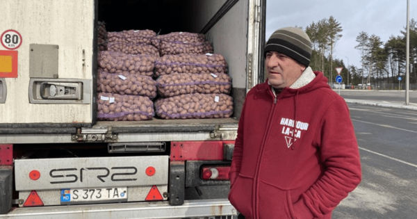 Șofer de TIR din Moldova, blocat 12 ore la granița dintre Belarus și UE Șofer de TIR din Moldova, blocat 12 ore la granița dintre Belarus și UE