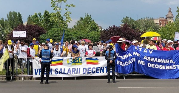 România: Greva profesorilor continuă. Angajații merg din nou la protest