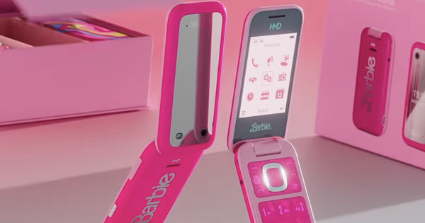 Nokia lansează telefonul Barbie, fără acces la internet. Cât costă