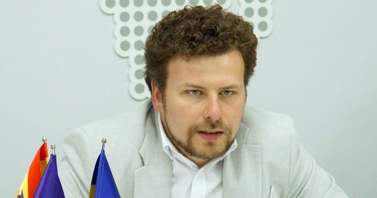 Перчун объяснил, почему зарплаты учителей увеличат на 9%, а бюджет КС ...