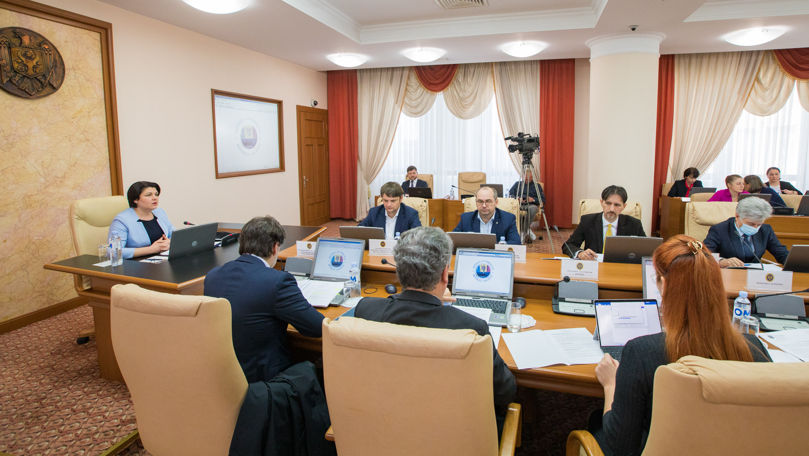 Cadrul de planificare a finanțelor publice pentru trei ani, aprobat