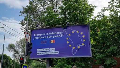 Panouri publicitare pentru Adunarea Națională din bugetul statului