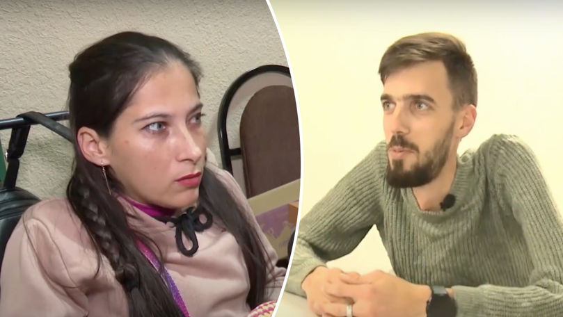 Doi tineri în scaun cu rotile povestesc cum și-au găsit un loc de muncă Doi tineri în scaun cu rotile povestesc cum și-au găsit un loc de muncă
