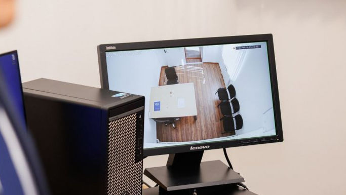 Condiții de audiere mai bune pentru persoanele implicate în infracțiuni