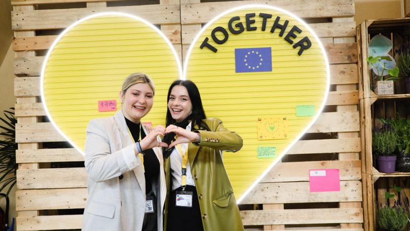 Cum și unde pot aplica tinerii pentru 18 programe UE