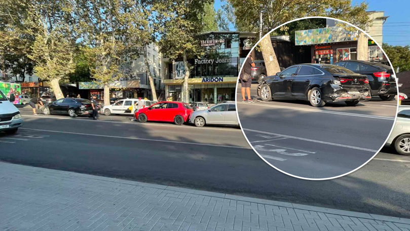 Accident matinal în Capitală: O femeie, transportată la spital Accident matinal în Capitală: O femeie, transportată la spital