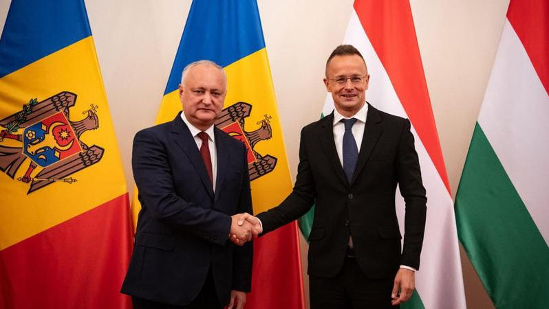 Igor Dodon și Adrian Albu au plecat într-o vizită de lucru la Budapesta