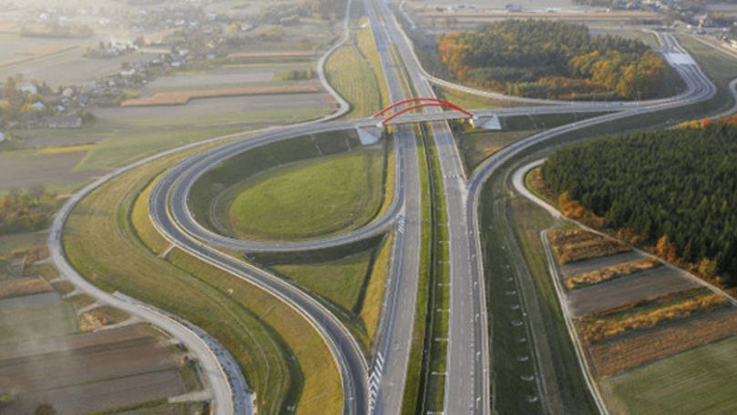 De la vorbe la fapte: Când se va putea circula pe Autostrada Unirii