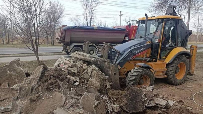 Oficial: A început asfaltarea trotuarelor de pe strada Maria Drăgan