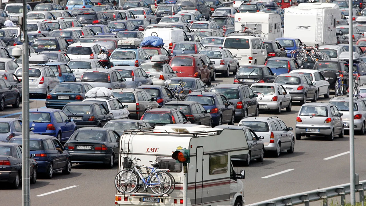 Șoferii pot cere despăgubiri pentru întârzierile cauzate de ambuteiaje ...