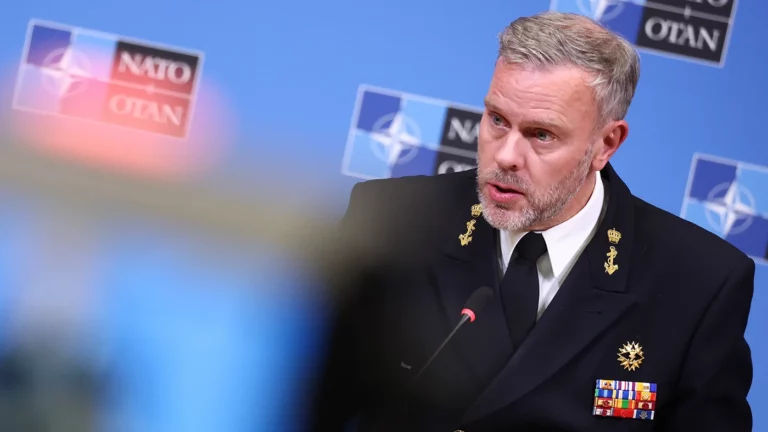 Адмирал НАТО: Из-за помощи Украине артиллерийские снаряды подорожали в ...