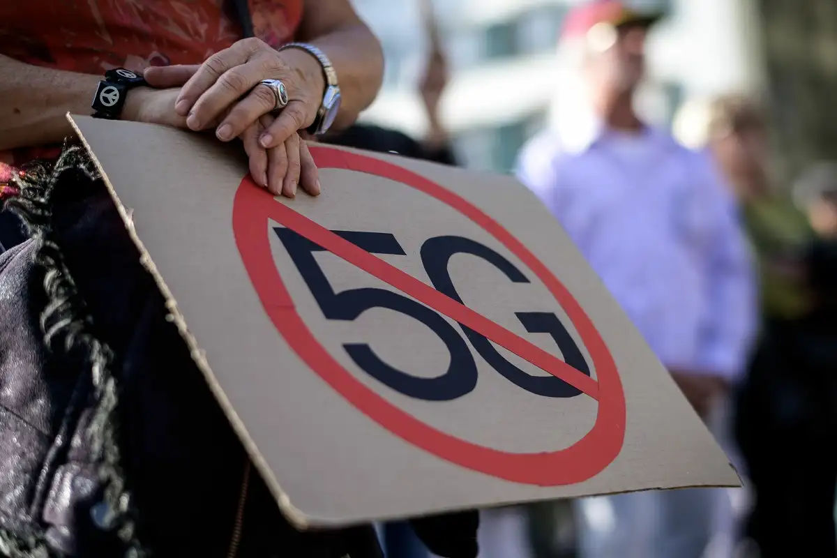 Шапочка из фольги пригодится: ученые уверены, что сети 5G вредят здоровью
