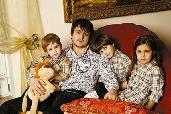 Uite cat e de frumoasa fiica milionarului Gabriel Stati