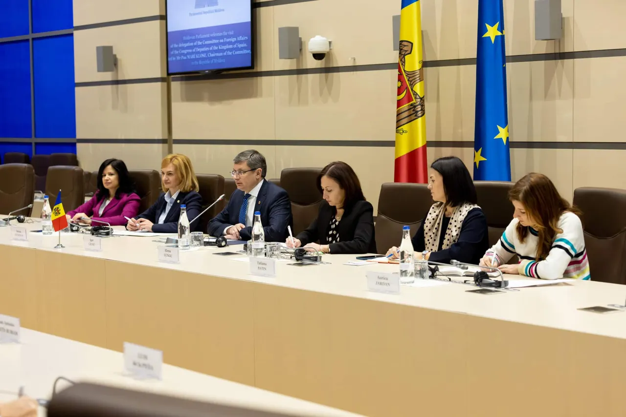 Tarife reduse la roaming: Grosu, la discuții cu oficiali spanioli Tarife reduse la roaming: Grosu, la discuții cu oficiali spanioli