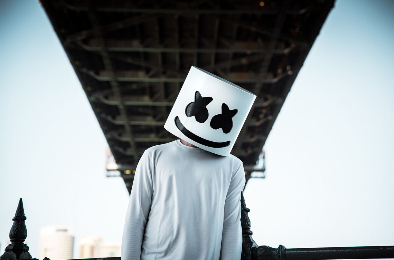 Marshmello представил клип к композиции Paralyzed