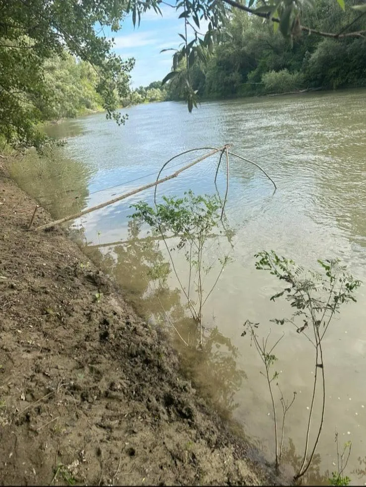 Doi tineri din Ungheni, prinși în timp ce pescuiau ilegal pe râul Prut