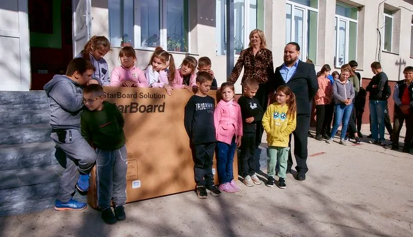 A.S.I.C.S.: Zece table de nota zece. Al doilea display, la Vatici