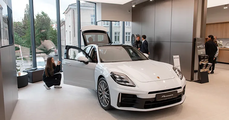 Noul Porsche Pop-Up Showroom, deschis în centrul Chișinăului